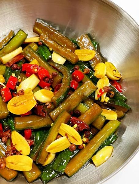 小黄瓜咸菜怎么腌制又脆又好吃_小黄瓜咸菜腌制配方-第2张图片-山城妙识