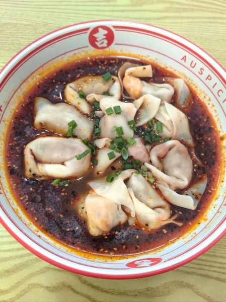 红油抄手和馄饨的区别_哪个更好吃-第2张图片-山城妙识