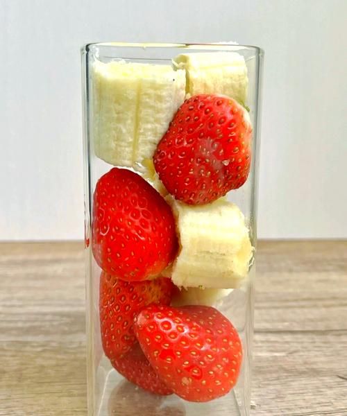 草莓奶昔能减肥吗_草莓奶昔的功效与作用-第1张图片-山城妙识 草莓奶昔能减肥吗_草莓奶昔的功效与作用-第1张图片-山城妙识