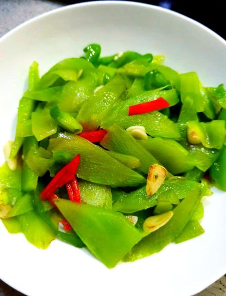 素炒莴笋片怎么做_莴笋片炒多久才脆-第2张图片-山城妙识 素炒莴笋片怎么做_莴笋片炒多久才脆-第2张图片-山城妙识