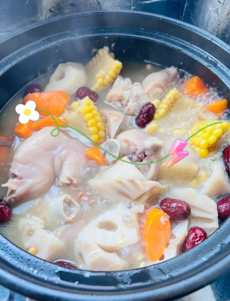 猪脚和什么一起煲汤营养_猪脚汤搭配什么食材最补-第1张图片-山城妙识