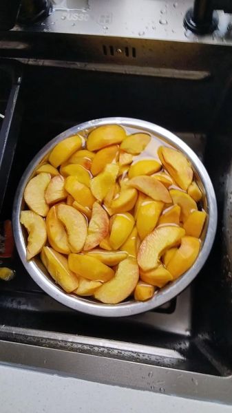 黄桃罐头怎么做_家庭自制水果罐头保存多久-第1张图片-山城妙识