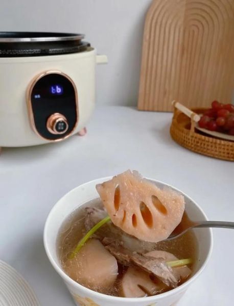 高压锅排骨莲藕汤怎么做_莲藕排骨汤高压锅多久-第1张图片-山城妙识