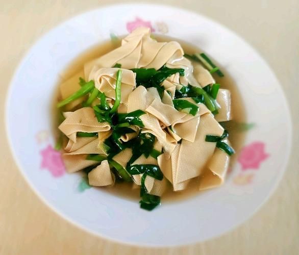 韭菜炒豆腐皮怎么炒好吃_韭菜炒豆腐皮用焯水吗-第3张图片-山城妙识