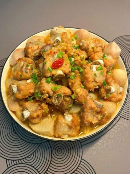 芋头粉蒸排骨怎么做_蒸多久才入味-第1张图片-山城妙识