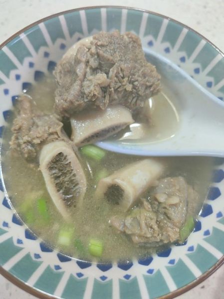 清炖牛排骨怎么做_清炖牛排骨需要焯水吗-第3张图片-山城妙识