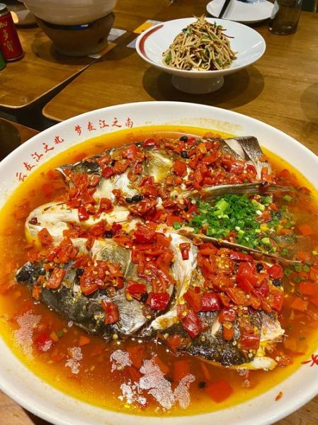 剁椒碟鱼头怎么做_剁椒碟鱼头正宗做法-第1张图片-山城妙识