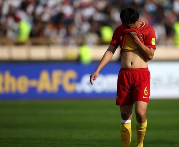 国足三大白斩鸡是谁_为什么被叫白斩鸡-第1张图片-山城妙识