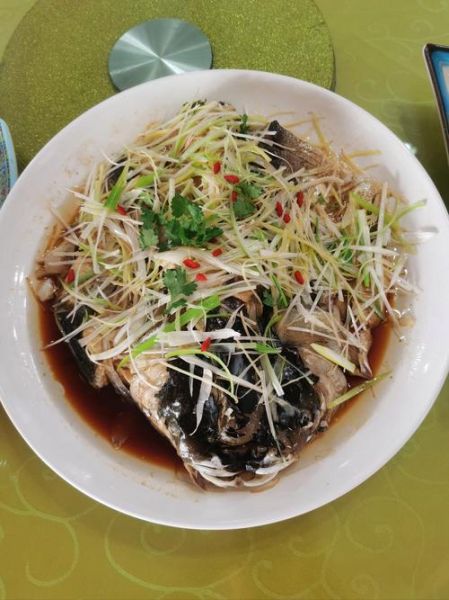 榨菜蒸鱼头怎么做_蒸鱼头用哪种榨菜最好-第2张图片-山城妙识