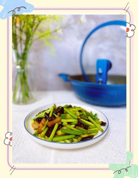 蒜苔木耳炒肉叫什么_家常做法与命名由来-第1张图片-山城妙识