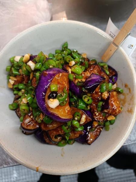 辣椒炒茄子怎么做_家常茄子炒辣椒做法-第3张图片-山城妙识