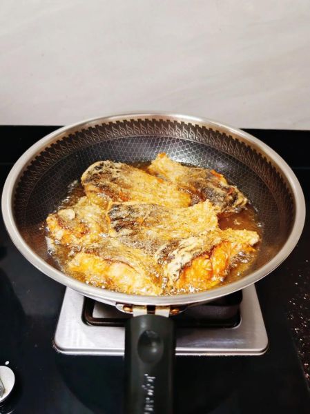 糟鱼的家常做法电饭煲_电饭煲做糟鱼要多长时间-第3张图片-山城妙识