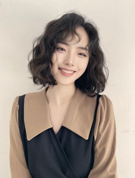 蛋蛋卷发型适合什么脸型_蛋蛋卷发型怎么打理-第1张图片-山城妙识