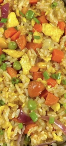 咖喱炒饭怎么做_咖喱炒饭需要哪些材料-第1张图片-山城妙识