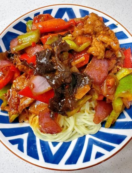 过油肉拌面怎么做_过油肉拌面家常做法-第1张图片-山城妙识