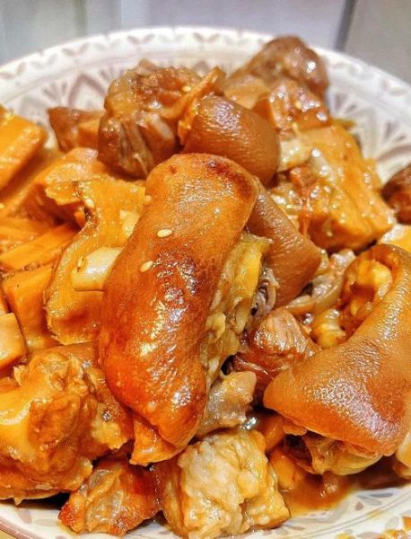 猪蹄炖莲藕怎么做_猪蹄炖莲藕要焯水吗-第3张图片-山城妙识