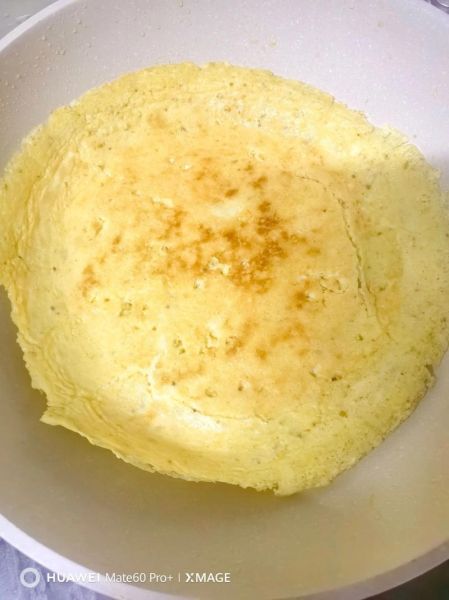 摊鸡蛋饼怎么和面_鸡蛋饼面糊比例是多少-第3张图片-山城妙识