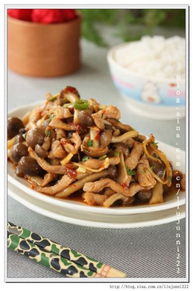 姬菇炒肉丝怎么做_姬菇炒肉丝用焯水吗-第2张图片-山城妙识