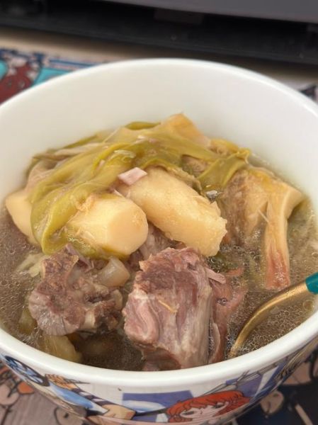 霸王花煲猪骨汤的做法_霸王花猪骨汤的功效-第3张图片-山城妙识