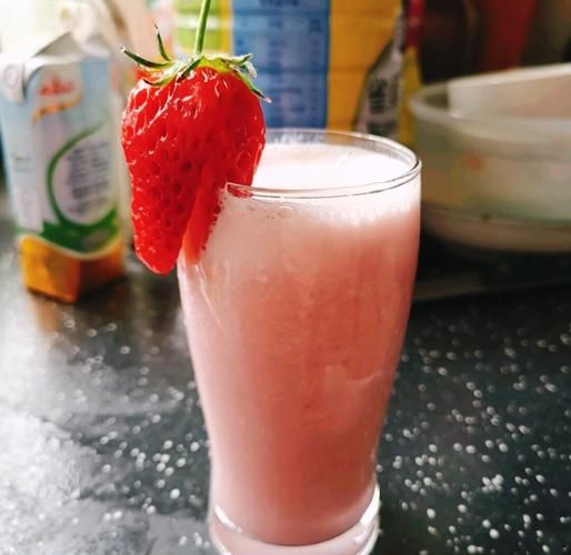 草莓汁怎么做_草莓汁能保存多久-第1张图片-山城妙识
