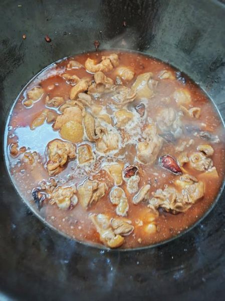 鸡肉火锅怎么做_鸡肉火锅需要哪些配料-第2张图片-山城妙识 鸡肉火锅怎么做_鸡肉火锅需要哪些配料-第2张图片-山城妙识