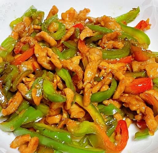 青椒炒肉丝怎么做_青椒炒肉丝最简单的做法-第1张图片-山城妙识