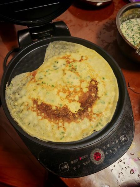 电饼铛葱花鸡蛋饼怎么做_电饼铛葱花鸡蛋饼的做法窍门-第1张图片-山城妙识
