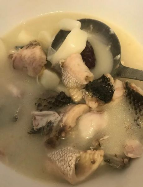黑鱼汤怎么做最白_黑鱼汤的功效与禁忌-第1张图片-山城妙识