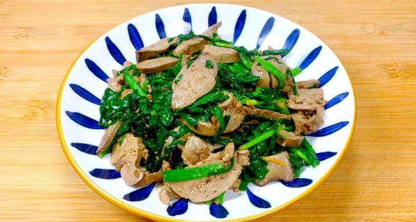 韭菜炒鸡肝怎么做_韭菜炒鸡肝的功效与禁忌-第1张图片-山城妙识