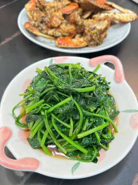 家常炒菠菜怎么做_菠菜焯水几分钟-第2张图片-山城妙识