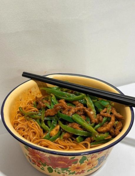 青椒肉丝面条怎么做_青椒肉丝面用什么面条-第1张图片-山城妙识 青椒肉丝面条怎么做_青椒肉丝面用什么面条-第1张图片-山城妙识