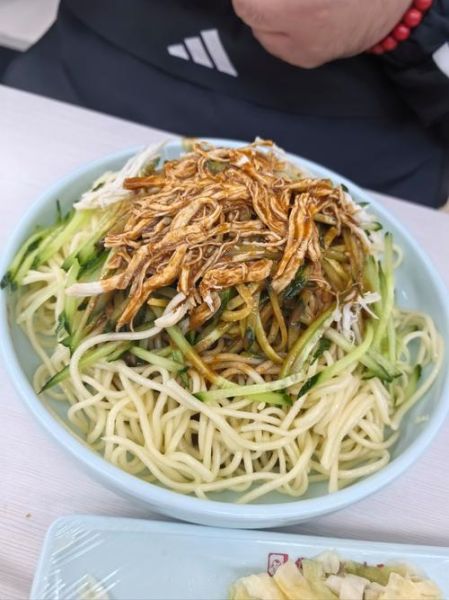 鸡丝热汤面怎么做_鸡丝热汤面需要哪些食材-第1张图片-山城妙识