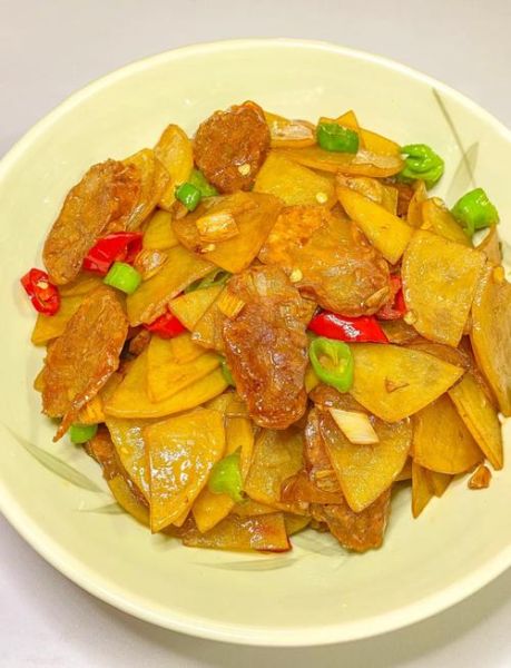 腊肠炒什么菜好吃_腊肠搭配哪些蔬菜最下饭-第2张图片-山城妙识