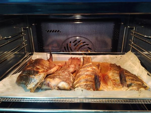 烤箱烤鱼怎么做好吃_烤箱烤鱼用什么温度-第1张图片-山城妙识