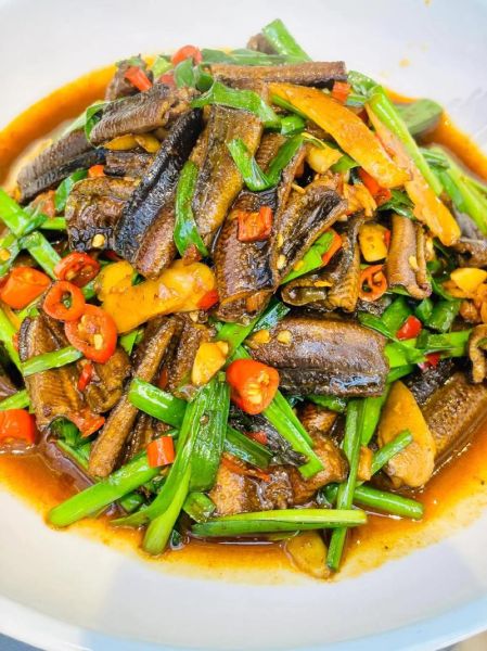 爆炒鳝鱼怎么做才嫩_爆炒鳝鱼图片步骤-第1张图片-山城妙识