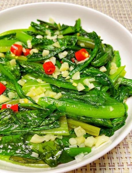 爆炒油麦菜的家常做法_油麦菜怎么炒才脆嫩-第3张图片-山城妙识