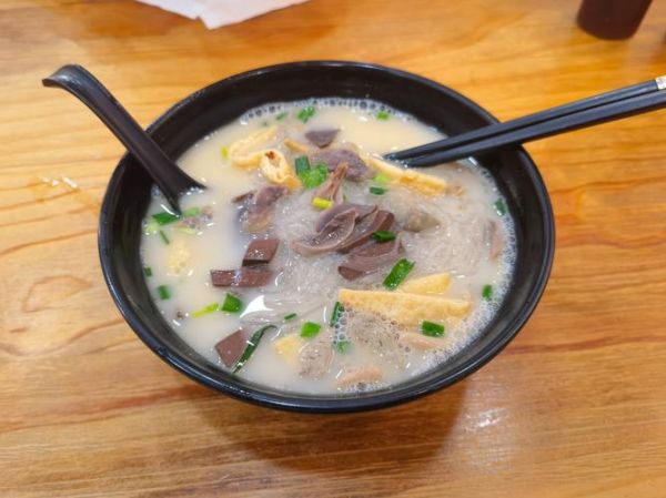 鸭血粉丝汤正宗做法_鸭血粉丝汤哪里最出名-第1张图片-山城妙识 鸭血粉丝汤正宗做法_鸭血粉丝汤哪里最出名-第1张图片-山城妙识