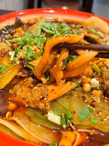 冒菜是哪里的菜_冒菜和麻辣烫区别-第1张图片-山城妙识