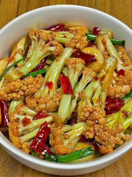 家常菜花怎么炒好吃_干锅菜花的家常做法-第1张图片-山城妙识 家常菜花怎么炒好吃_干锅菜花的家常做法-第1张图片-山城妙识