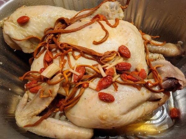 药膳鸡怎么炖_药膳鸡炖多久才入味-第3张图片-山城妙识