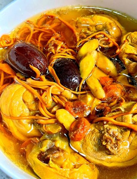 虫草花炖鸡汤的做法_虫草花炖鸡汤的功效与禁忌-第1张图片-山城妙识