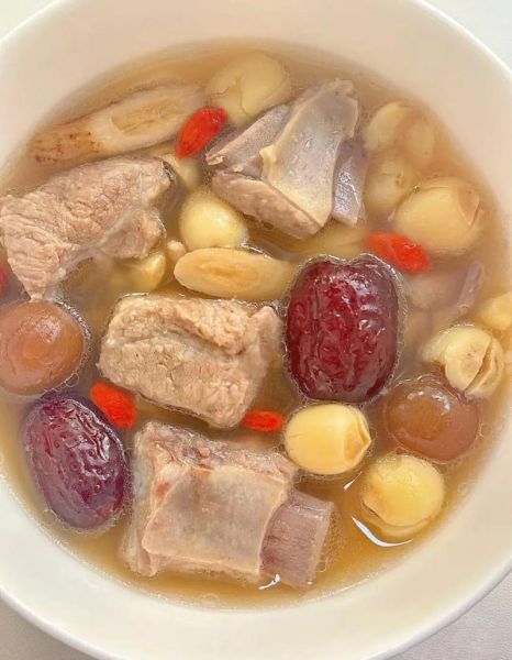 莲子炖排骨怎么做_莲子炖排骨的功效与禁忌-第3张图片-山城妙识