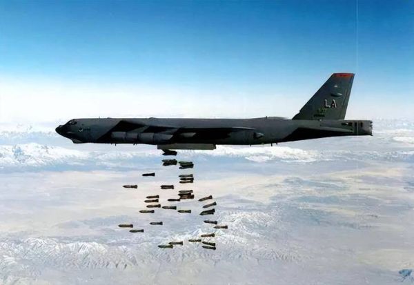 b52轰炸机不灭火怎么喝_分层酒不灭火安全饮用技巧-第1张图片-山城妙识