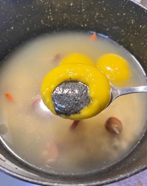 醪糟汤圆怎么煮不破皮_醪糟汤圆煮多久才软糯-第3张图片-山城妙识