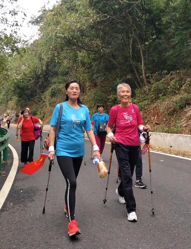 重阳节登高图片去哪拍_重阳节登高摄影技巧-第1张图片-山城妙识