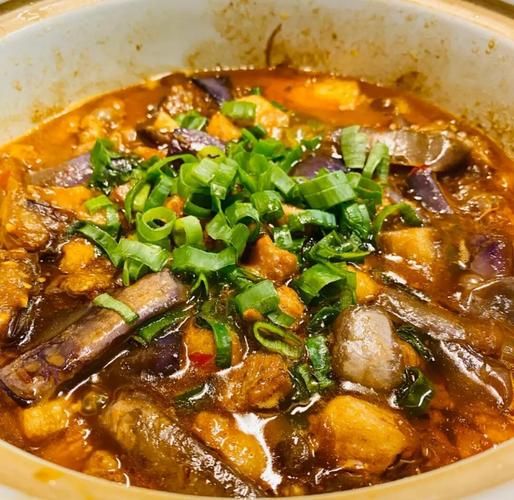 茄子炖豆腐的家常做法_茄子炖豆腐怎么做好吃-第1张图片-山城妙识