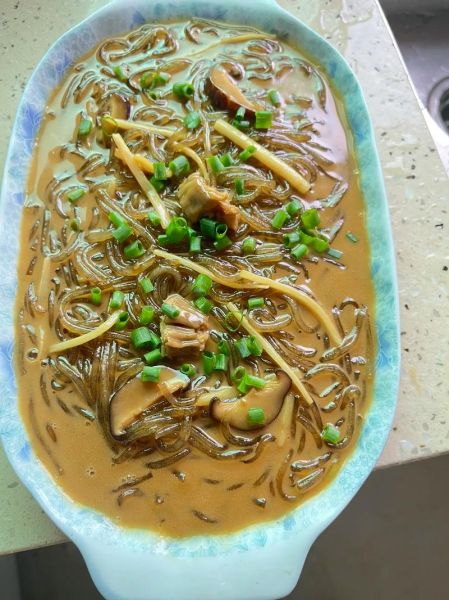 绿豆面条怎么做好吃_绿豆面条的家常做法-第1张图片-山城妙识