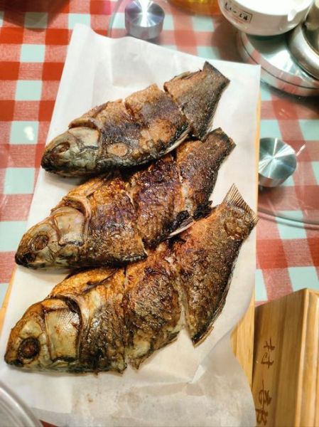 香煎鲫鱼怎么做_香煎鲫鱼不破皮技巧-第3张图片-山城妙识