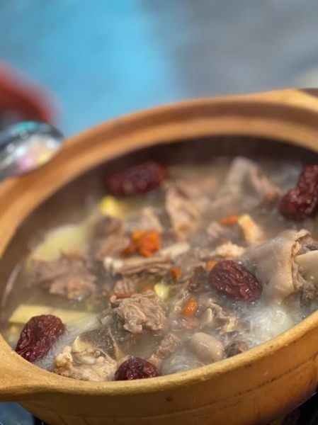 清炖羊肉最正宗的做法_清炖羊肉怎么做不膻-第1张图片-山城妙识