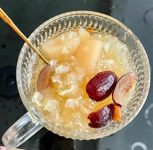 冰糖炖雪梨糖水怎么做_润肺止咳做法详解-第3张图片-山城妙识